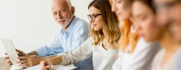 ¿Por qué la educación continua es clave para tu éxito profesional?